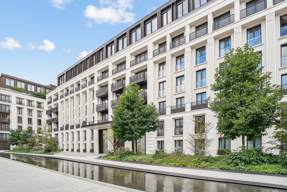 Flat for Rent in Whistler Square: A stunning one bedroom apartment ...