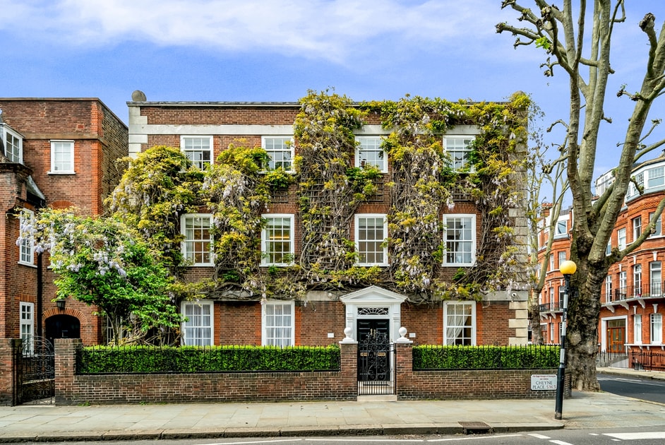 House for Sale in Cheyne Place: Family home with exquisitely designed ...