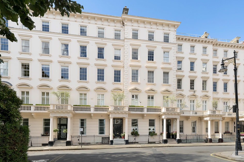 Flat for Sale in Eaton Square: Newly renovated four-bedroom penthouse ...