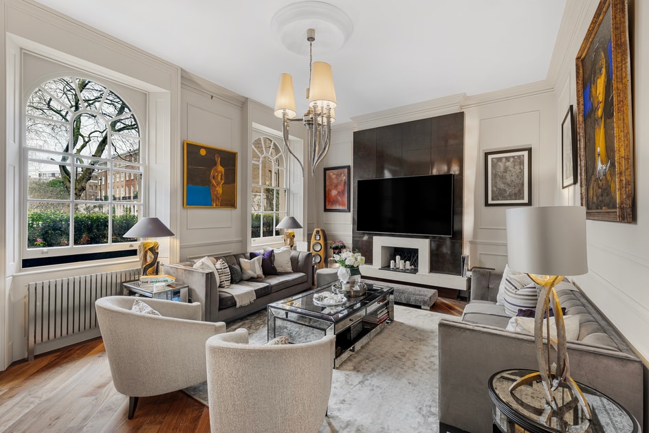 Flat for Sale in Connaught Square: Exceptional three-bedroom apartment ...