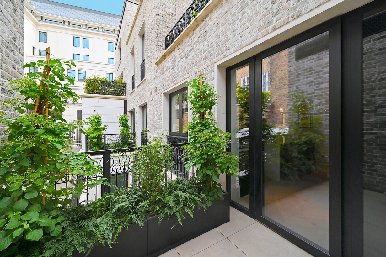 Townhouse for Rent in Chester Collection: Contemporary four-bedroom ...